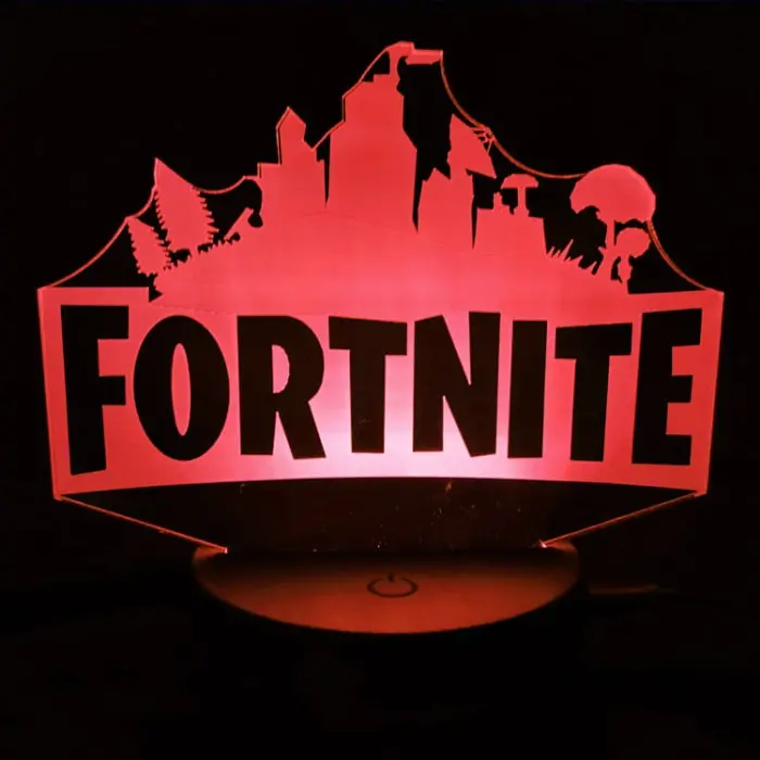 Fortnite 3D lampe. Natlampe med et lysende Fortnite logo.